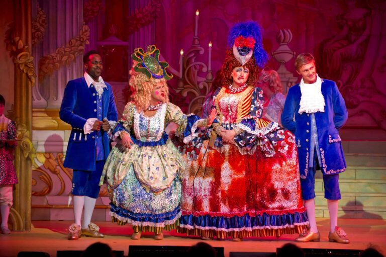 What Is a Christmas Pantomime? - Christmas Pantomimes
